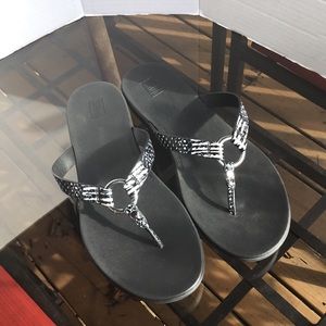 Fitflop | Shoes | Fitflop Hoopla Black Snake Sandals Thong 8m | Poshmark